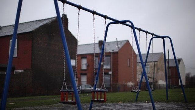 Liverpool Getting By report finds poor families struggling - BBC News