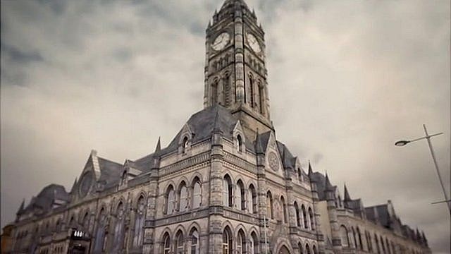 Middlesbrough Town Hall engraving recreated - BBC News