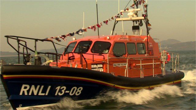 Ilfracombe's new £3m RNLI lifeboat launched - BBC News