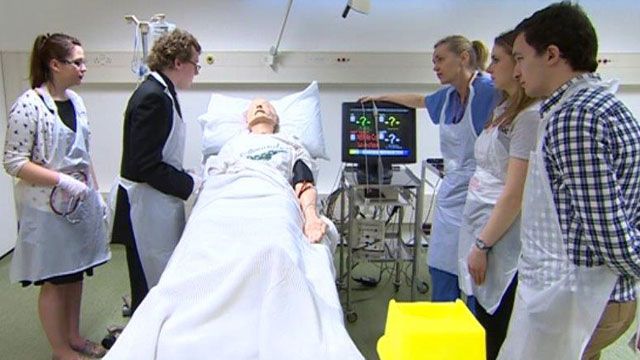 12 die from heart attacks each week, BHF Cymru says - BBC News