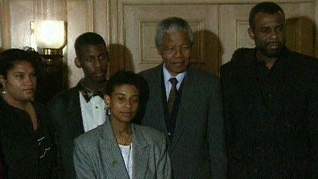 Stephen Lawrence's family meet Nelson Mandela - BBC News