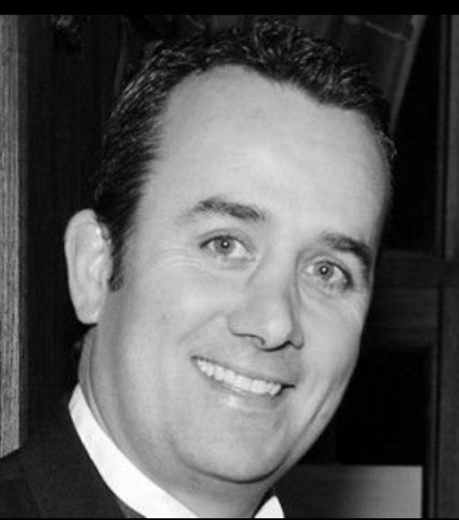 Y pandemig a'r pennaeth sy'n gyfrifol am addysg 5,000 o blant - BBC ...