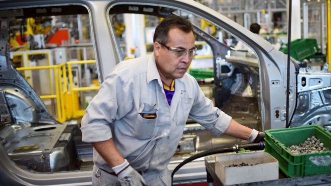 Qué es el "cisne verde" que alarma a los economistas y por qué podría desencadenar la próxima ...