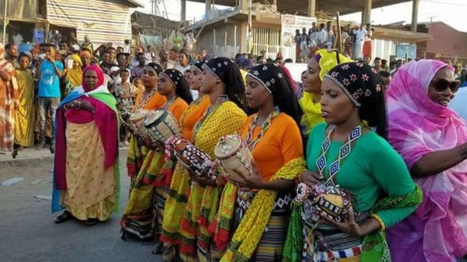 Heera Mootummaa Itoophiyaa: Mirga foxxoquu yoomifi akkamitti - BBC News ...