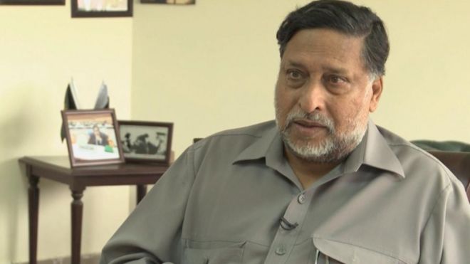 ’ہماری بیٹیوں کی چادر ہٹا کر ان پر ٹارچ مارتے ہیں اور پوچھتے ہیں بھائی ...