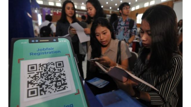 Mensos Juliari Batubara diduga korupsi bansos: Pemerintah lakukan evaluasi, pegiat sebut 'semua ...