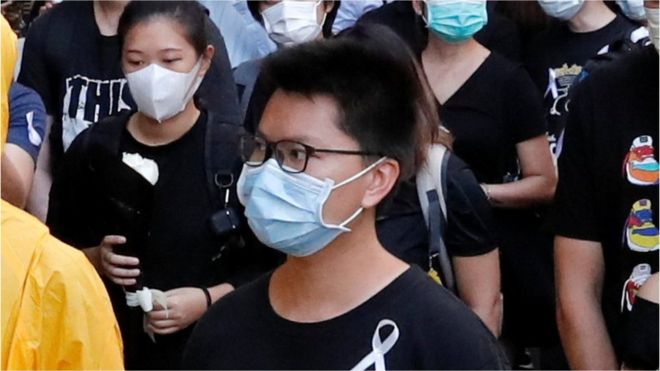 香港警察、国外の活動家支援した疑いで4人逮捕 懸賞金設定の2日後 - BBCニュース