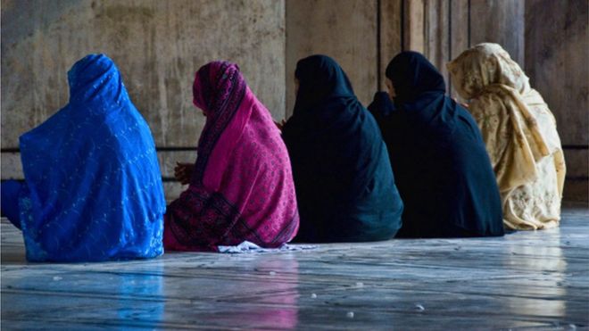 मुसलमान दंपति के 29 साल बाद दोबारा शादी करने को लेकर क्यों हो रहा विवाद ...