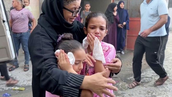 حرب غزة الشرطة الإسرائيلية تعتدي على فريق بي بي سي في تل أبيب Bbc