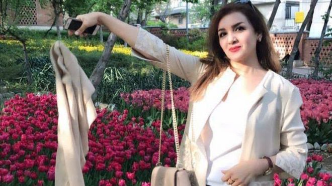 Elnaz Rekabi: Atlet panjat tebing disambut hangat masyarakat Iran ... Elnaz Rekabi: Atlet panjat tebing disambut hangat masyarakat Iran ...