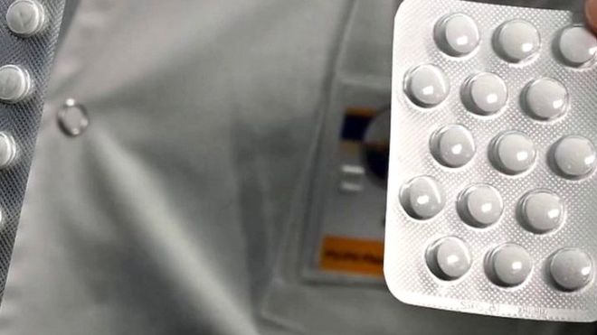 ਆਇਰਿਸ਼ ਐਮਪੀ ਨੇ ਕੱਛੀ ਦਿਖਾ ਕੇ ਦੱਸਿਆ ਰੇਪ ਪੀੜਤਾਂ ਦਾ ਦੁੱਖ - BBC News ਪੰਜਾਬੀ