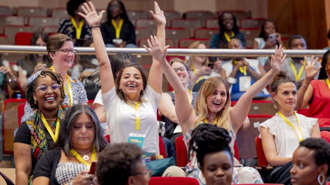 Espérance Nyirasafari Visi perezida wa Sena y’u Rwanda yasabye imbabazi ...