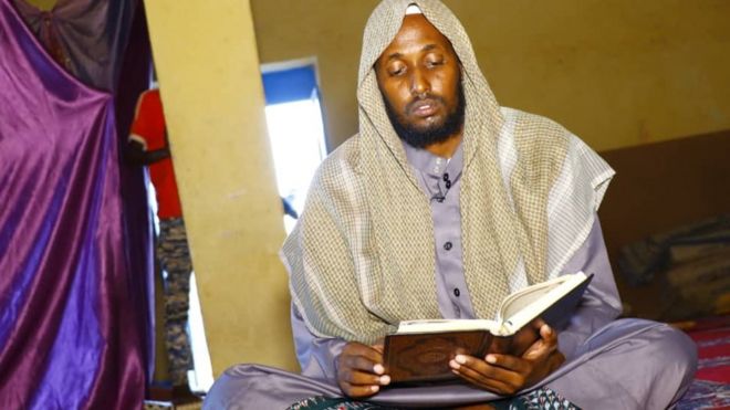 Qoys 'dhaxal u heystay' imaamka masaajid caan ah oo maxkamad la geynayo ...