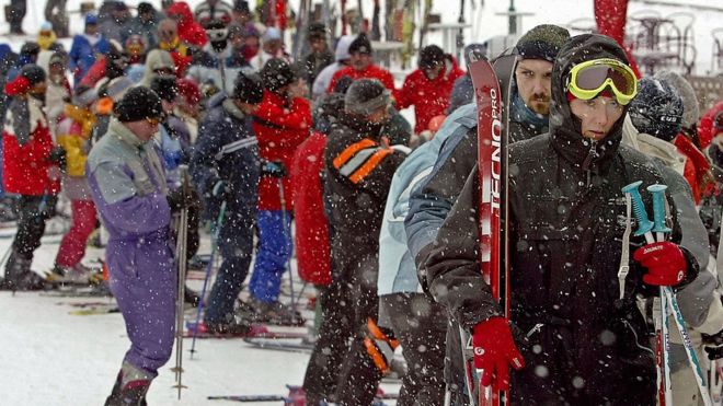 Čovek koji je šarao po rimskom Koloseumu živi u Velikoj Britaniji, izjavio da „nije znao koliko ...