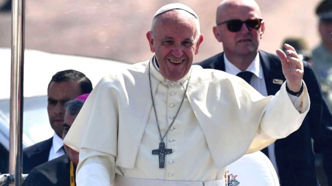 El papa Francisco pide disculpas por sus declaraciones a favor del obispo Juan Barros que ...