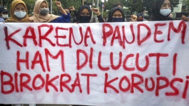 Meme komedi menyindir baliho politisi Indonesia: 'Kita sedang berduka ...