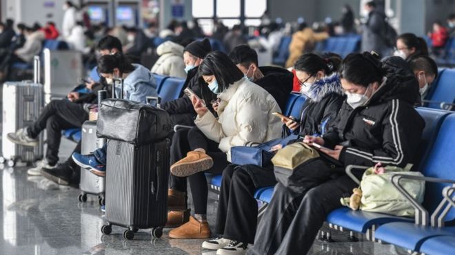 중국 눈물의 재회와 긴 줄 코로나 봉쇄 3년 만에 국경 재개방 첫날 모습 Bbc News 코리아