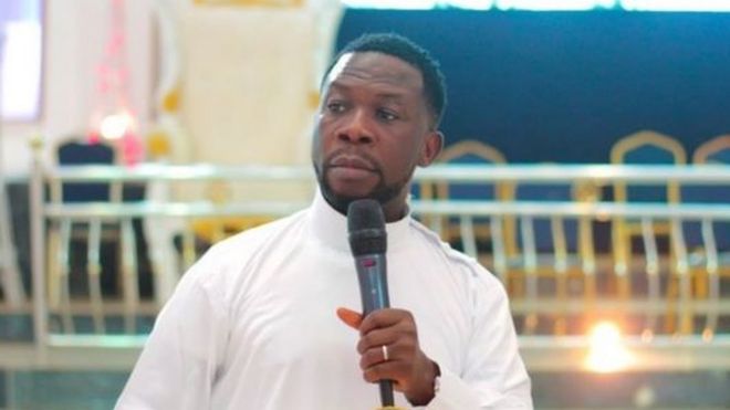 Tope Alabi ṣe ọjọ́ ìbí, Adeyinka Alaseyori kọrin re kìí - BBC News Yorùbá