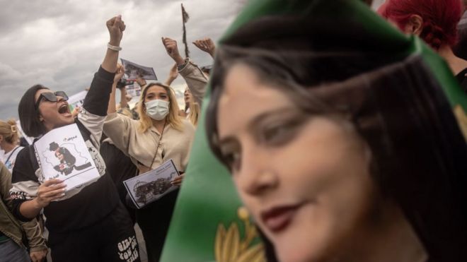 Elnaz Rekabi: Atlet panjat tebing disambut hangat masyarakat Iran ... Elnaz Rekabi: Atlet panjat tebing disambut hangat masyarakat Iran ...