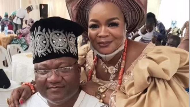 Alapinni Oyo: Olorì Badra ṣe ìdárò bàbá rẹ̀ tó papòdà - BBC News Yorùbá