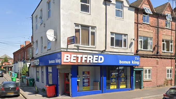 Radford: Police appeal after knifepoint robbery at bookmaker - BBC News