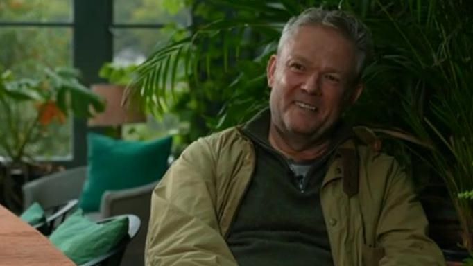 Bid of £1.5m for Netflix Sex Education home - BBC News