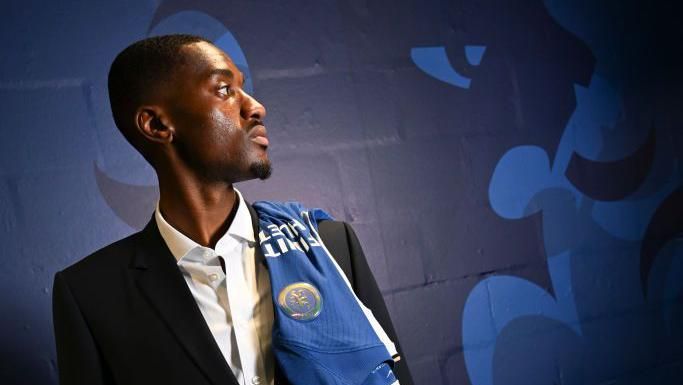 Chelsea news: Tosin Adarabioyo arrives for pre-season early - BBC Sport