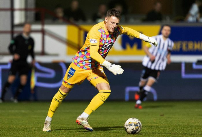 Sharp and Wilkie return to Dundee after loans - BBC Sport