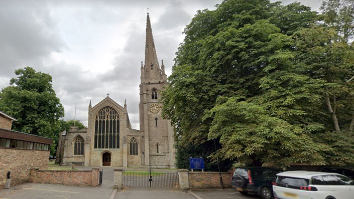 Body found in tent pitched in Spalding churchyard - BBC News