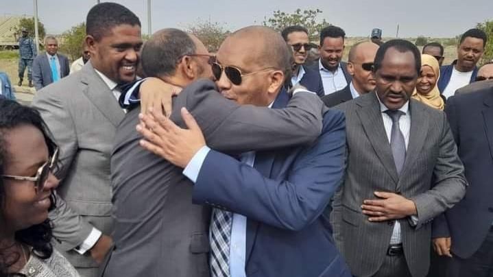 ወደ ትግራይ የየብስ ትራንስፖርት መጀመር እና የክልል ርዕሳነ መስተዳድሮች ጉብኝት - BBC News አማርኛ