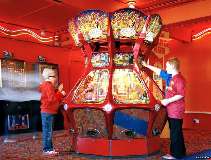 In pictures: Resort by Anna Fox - BBC News