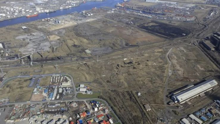 First phase complete of Teesworks' South Bank heavy lift quay - BBC News