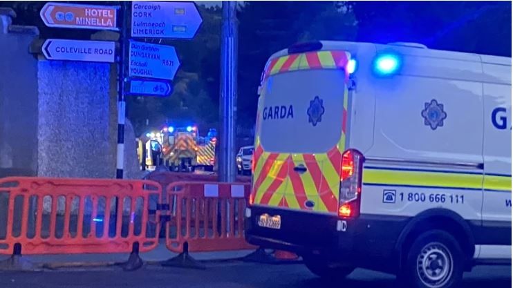 Clonmel: Four people killed in County Tipperary crash - BBC News