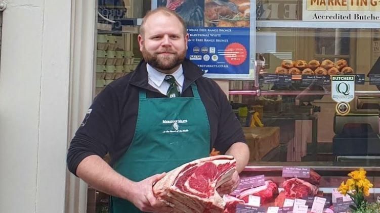 Lincolnshire butcher changes 20-year job due to 'massive costs' - BBC News