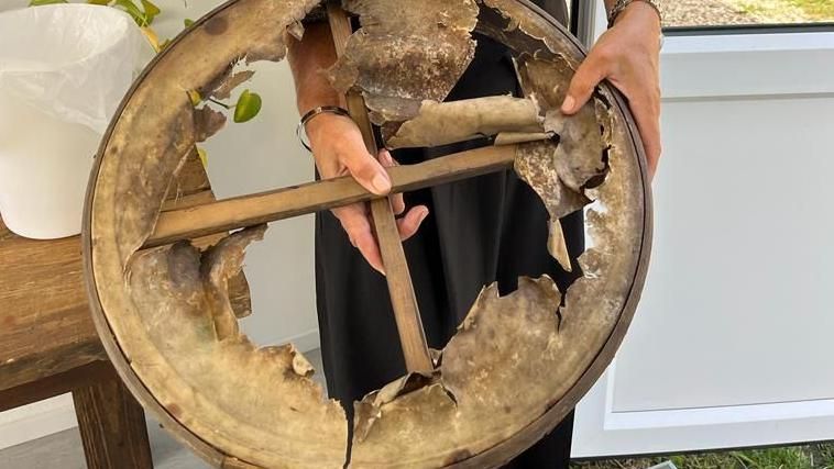 The Repair Shop: Family's bodhrán restored to former glory - BBC News