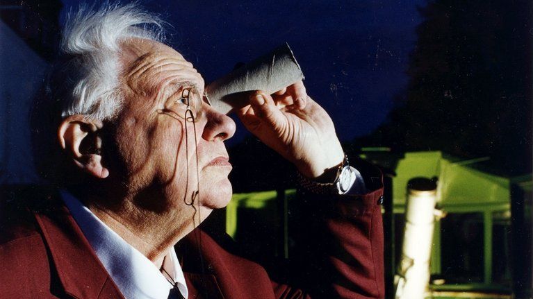 Sir Patrick Moore's archive acquired by the Science Museum - BBC News