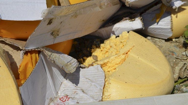 Russia sanctions: Contraband cheese gang rounded up - BBC News
