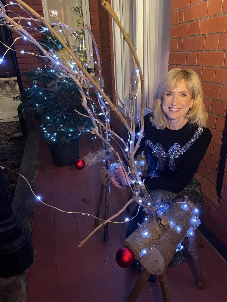 Angharad Mair: Fy Nadolig i - BBC Cymru Fyw