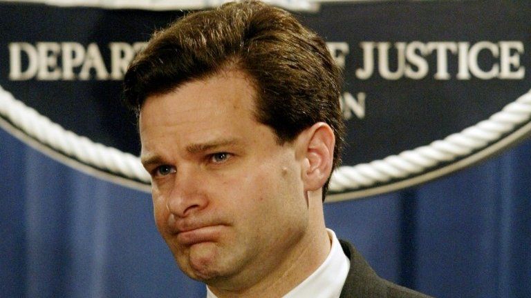 Trump nominates lawyer Christopher Wray to lead FBI - BBC News