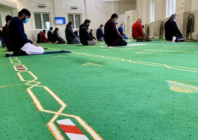 Coronavirus in Scotland: Biggest relaxation of rules take place - BBC News