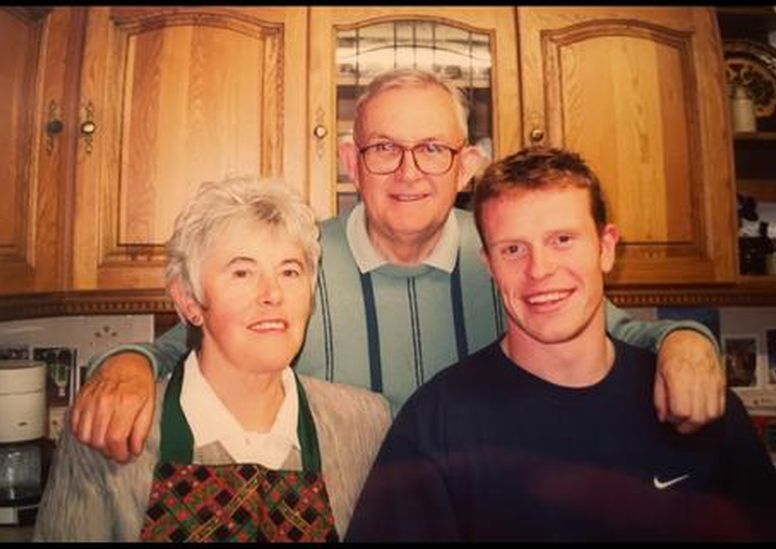 Stori Guto: 'Dwi ddim yn gamgymeriad' - BBC Cymru Fyw