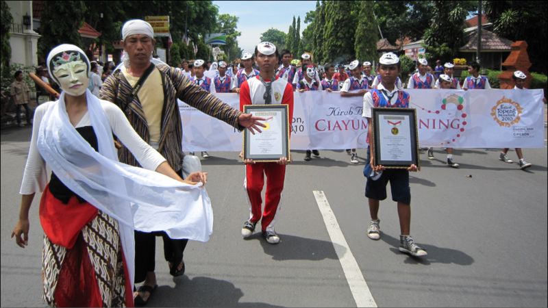 Festival Topeng Nusantara - BBC News Indonesia