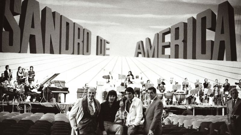 En fotos: 50 años de carrera de "Sandro de América" - BBC News Mundo