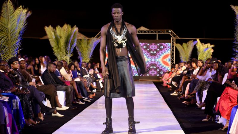 En Images: La Dakar Fashion Week - BBC News Afrique