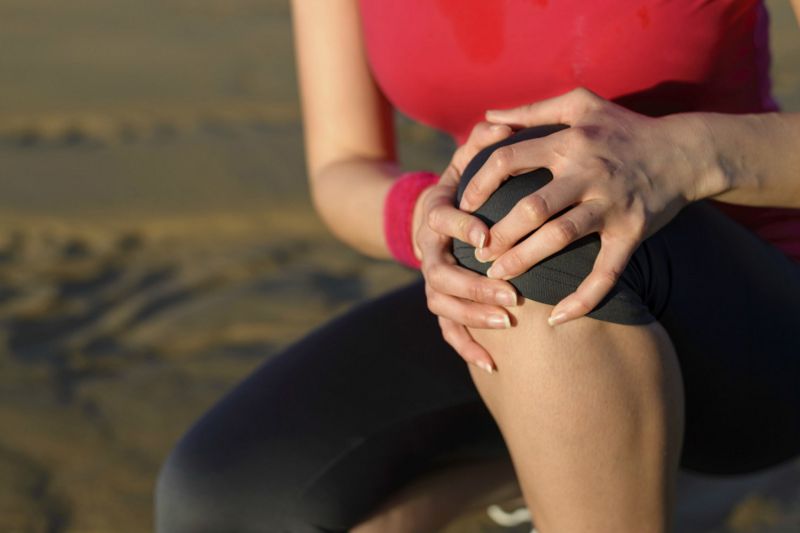 Cómo evitar los problemas de rodilla al hacer ejercicio - BBC News Mundo