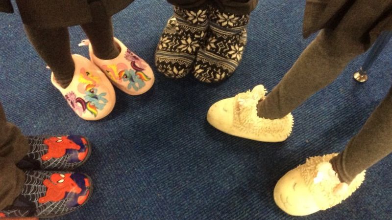Derbyshire pupils wear slippers at school to get 'better grades' - BBC News
