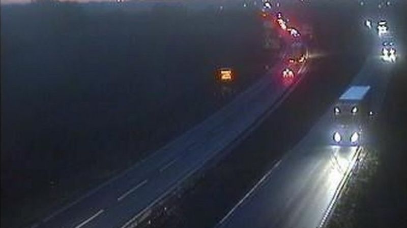 Overturned Lorry Closes The A14 Out Of Felixstowe Bbc News