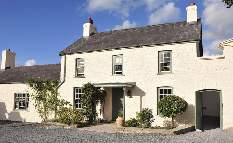 Which of his many homes will King Charles live in? - BBC News