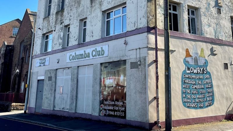 Angry Dan mural project 'brings colour' to Cleator Moor - BBC News