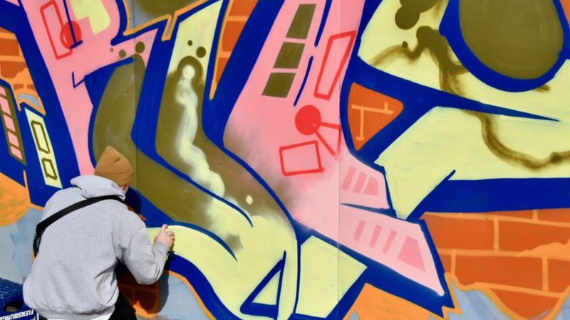 How Digbeth gave a home to graffiti and street art - BBC News